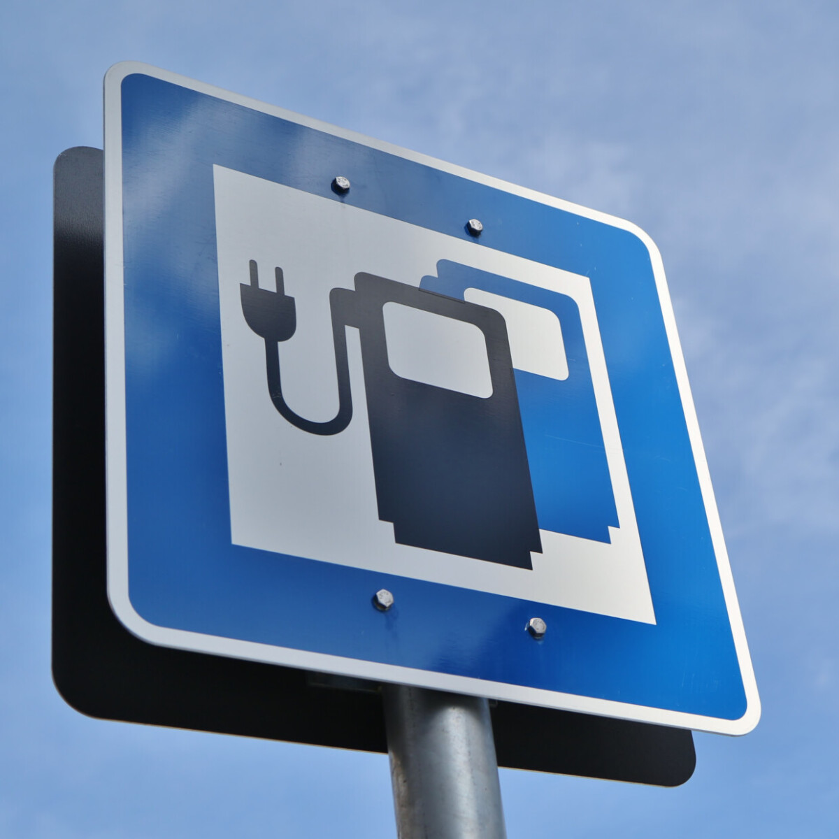 Novi testi pokazali, da priključni hibridi pri uporabi v mestih in za ...